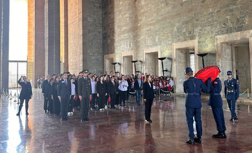 UÖML Gençleri Anıtkabir'deydi | Şalom Gazetesi